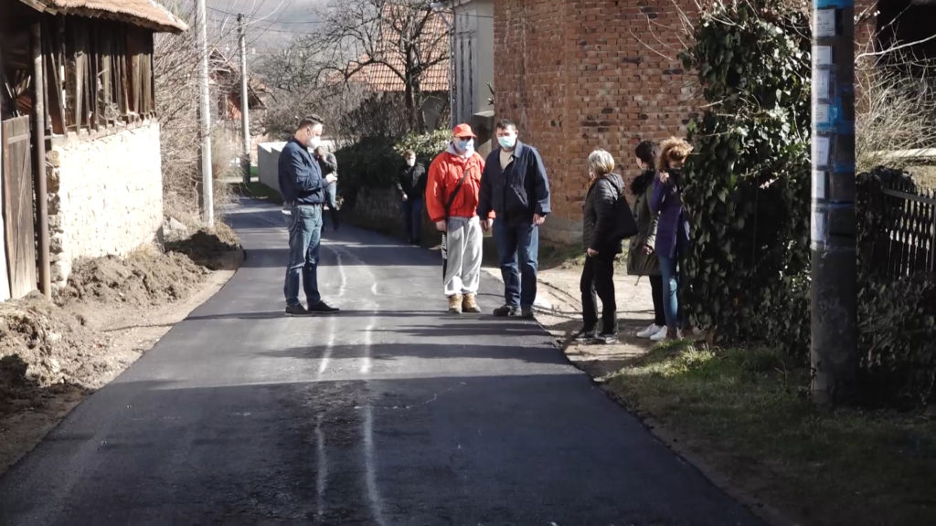 Rehabilitacija seoskih ulica nastavljena u Rgotini (VIDEO) | ZA media